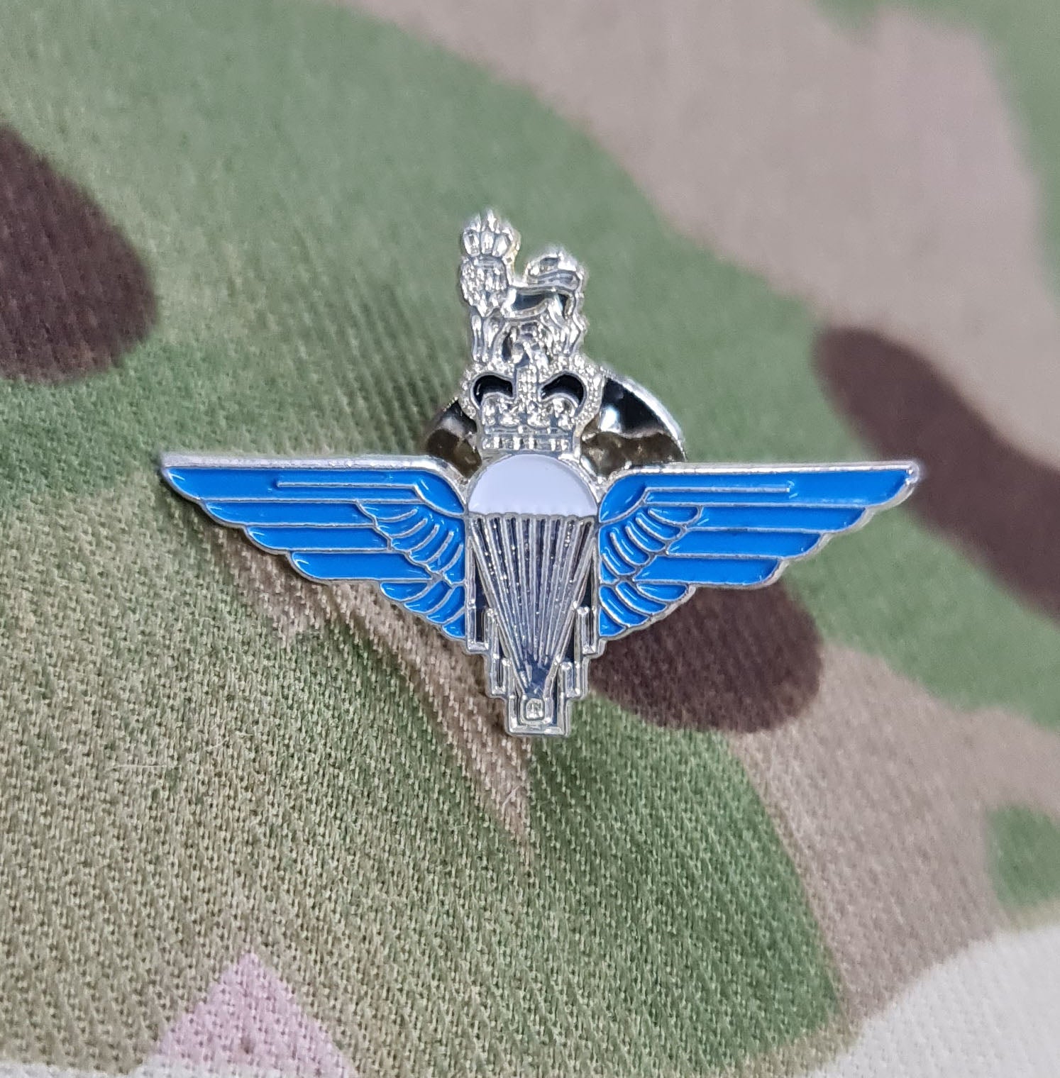 Parachute Regiment Enamel Tie / Lapel Pin - British Airborne Wings ...