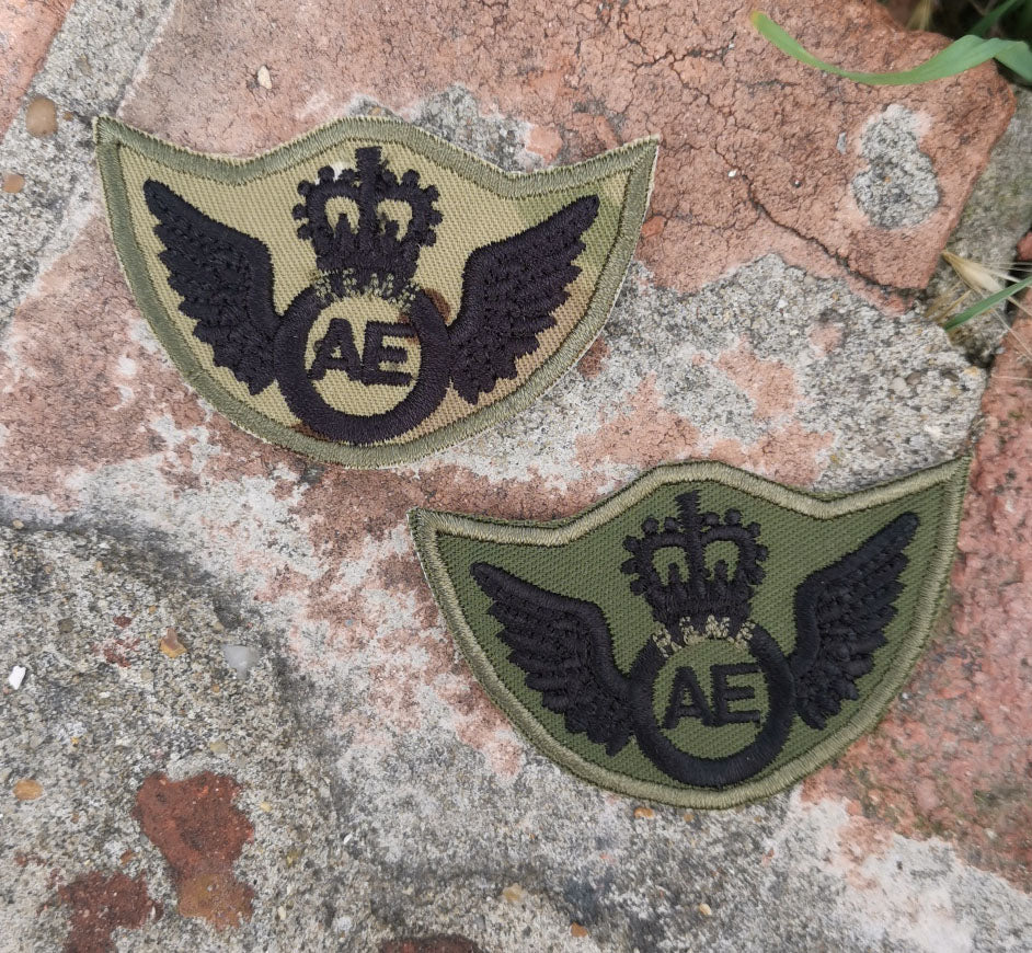 AE Wings Aircraft Engineer REME Subdued Badge (EIIR) – hanger39colchester